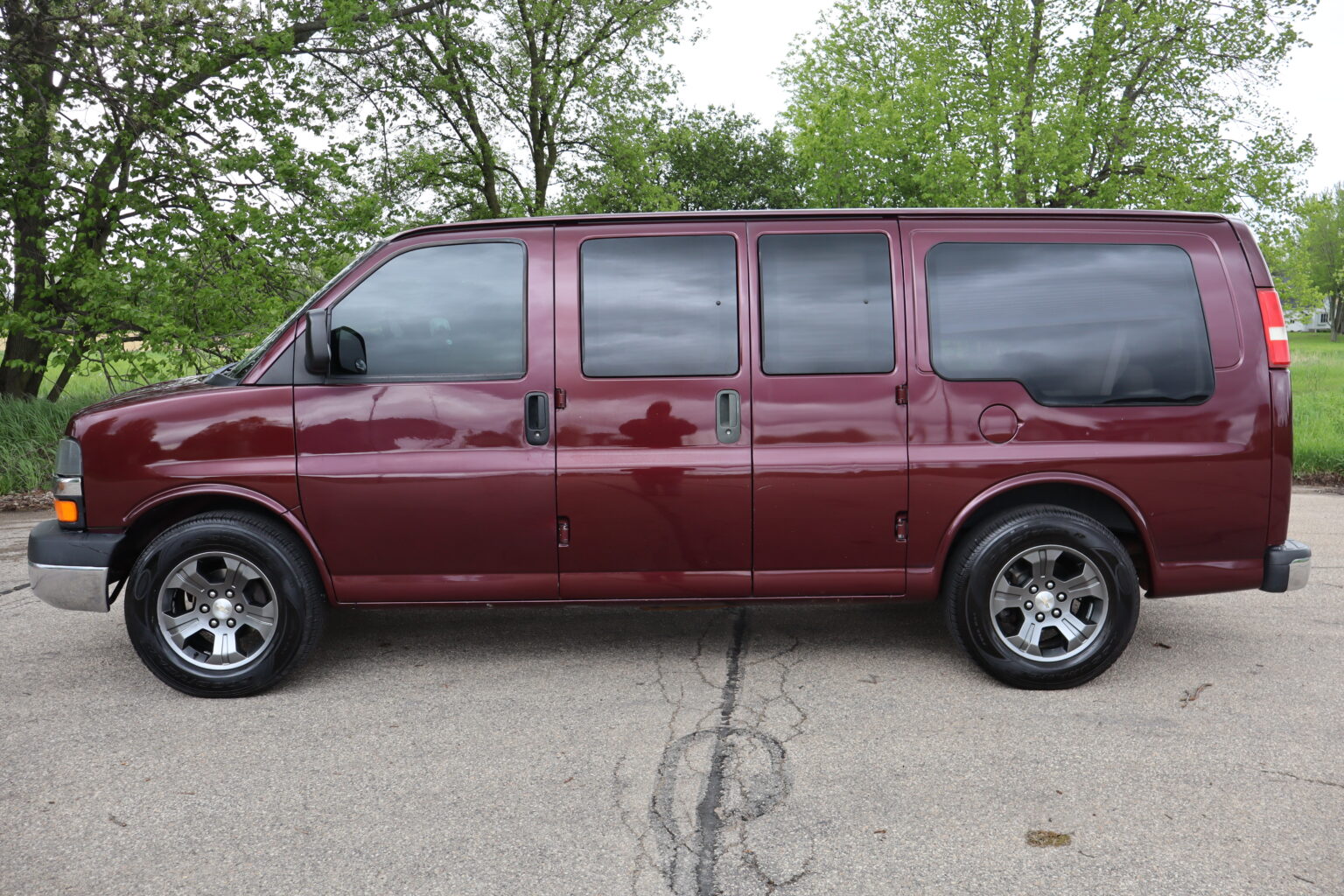 2005 CHEVROLET EXPRESS 1500 REGENCY CONVERSION VAN 5.3L QUADS BED 18’S ...