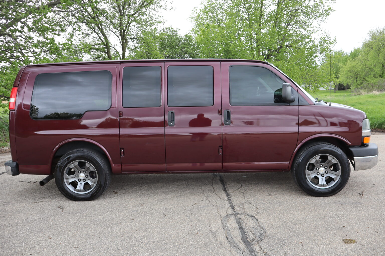 2005 CHEVROLET EXPRESS 1500 REGENCY CONVERSION VAN 5.3L QUADS BED 18’S ...
