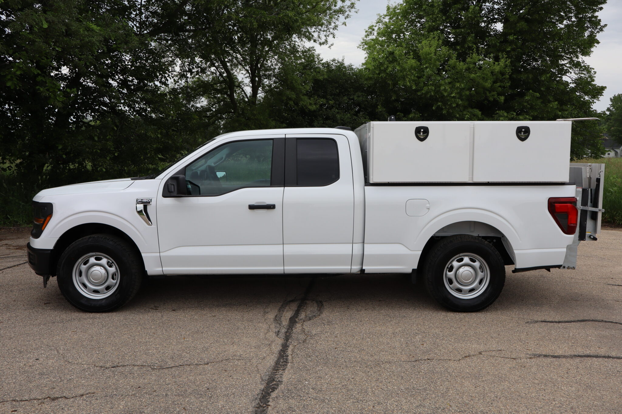 2024 FORD F150 EXT CAB XLT 6.5′ BED 3.5 ECO TOMMY GATE TOOL BOXES ONLY ...