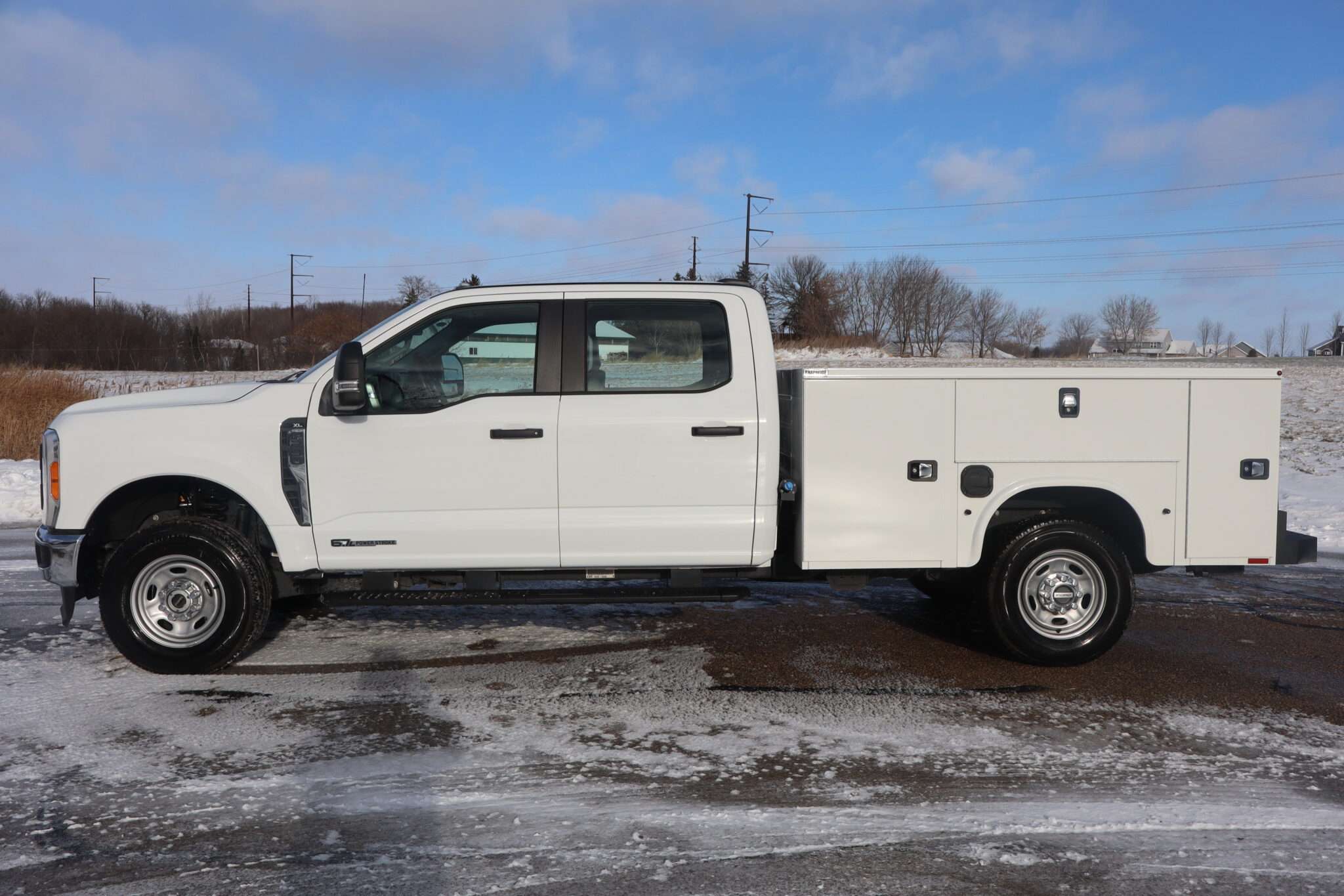 2024 FORD F250 CREW XL 6.7L 4WD UTILITY/SERVICE ONLY 4K MILES