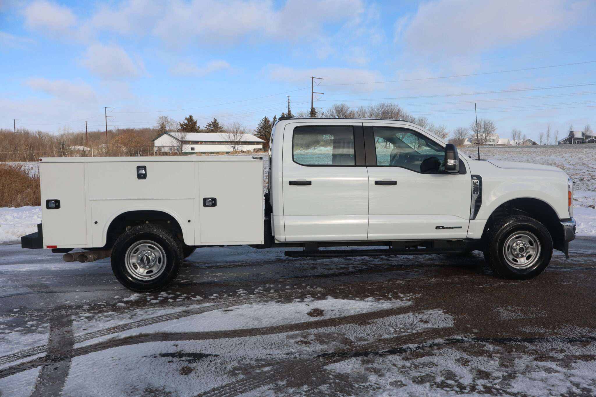 2024 FORD F250 CREW XL 6.7L 4WD UTILITY/SERVICE ONLY 4K MILES