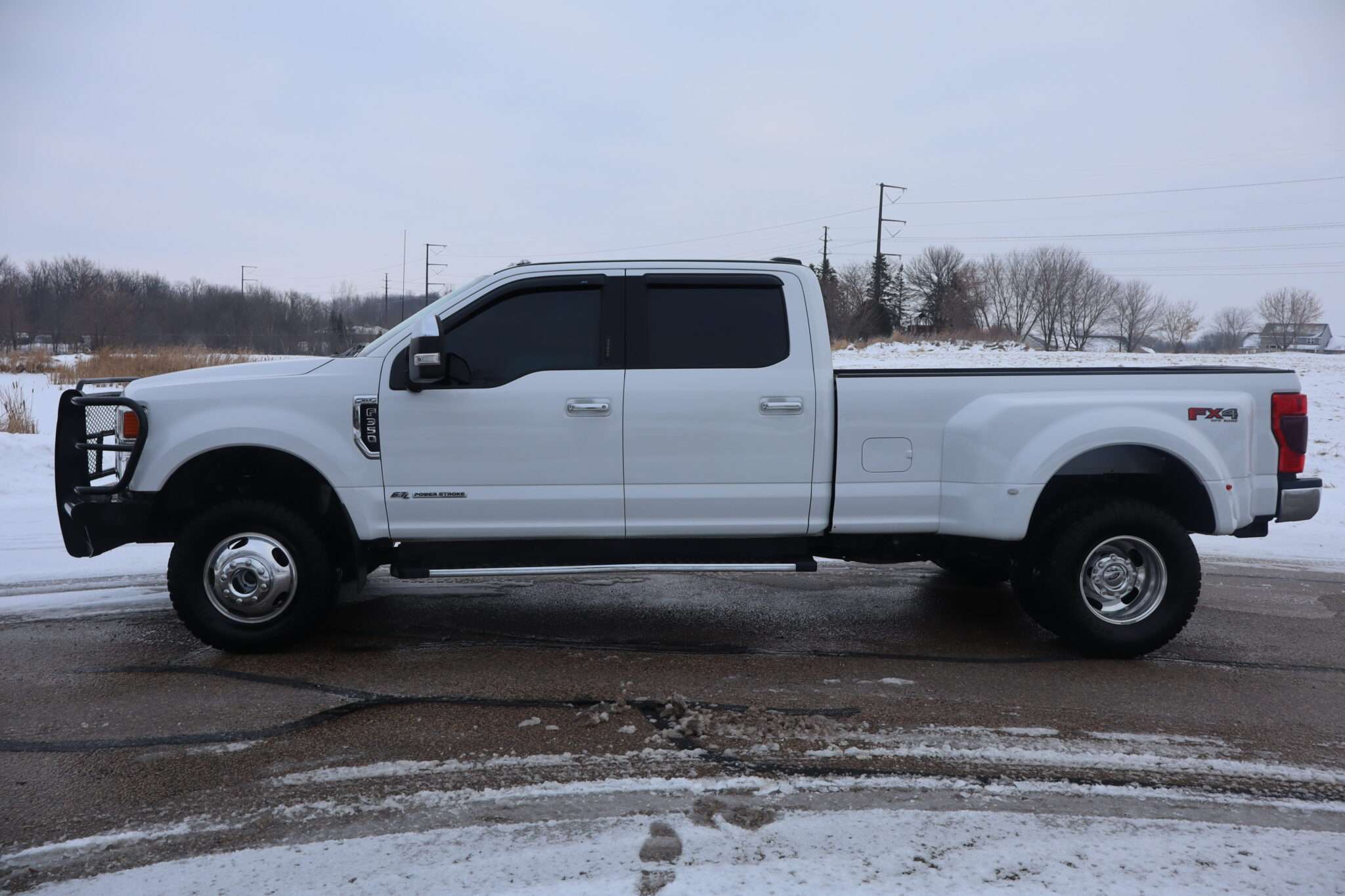 2020 FORD F350 CREW XLT FX4 HEATED SEATS NAV REMOTE START ONLY 50K MILES